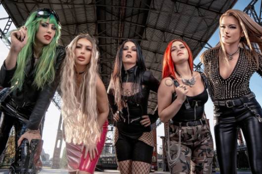 5人の女性シンガーをフィーチュアしたメタル・ヴォーカル・グループVENUS 5が『Frontiers Records』からデビュー ...